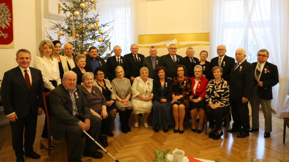 Złote Gody w Ostrowi Mazowieckiej. Jubilaci otrzymali medale za ... Złote Gody w Ostrowi Mazowieckiej. Jubilaci otrzymali medale za ...